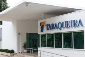 Tabaqueira está a recrutar para todo o país - Postal