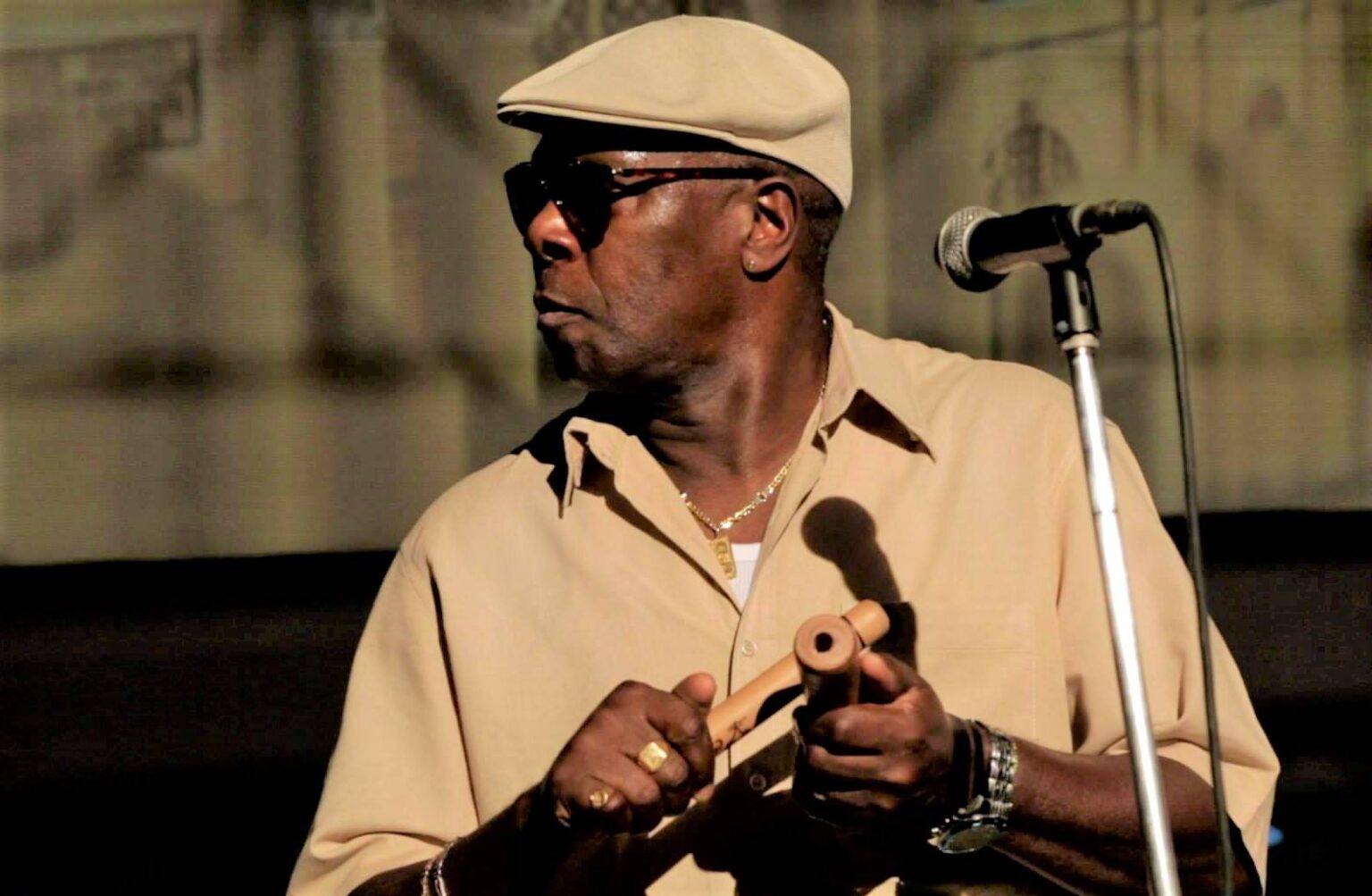 Ibrahim Ferrer Jr atuará em Estômbar no dia 18 de setembro - Postal