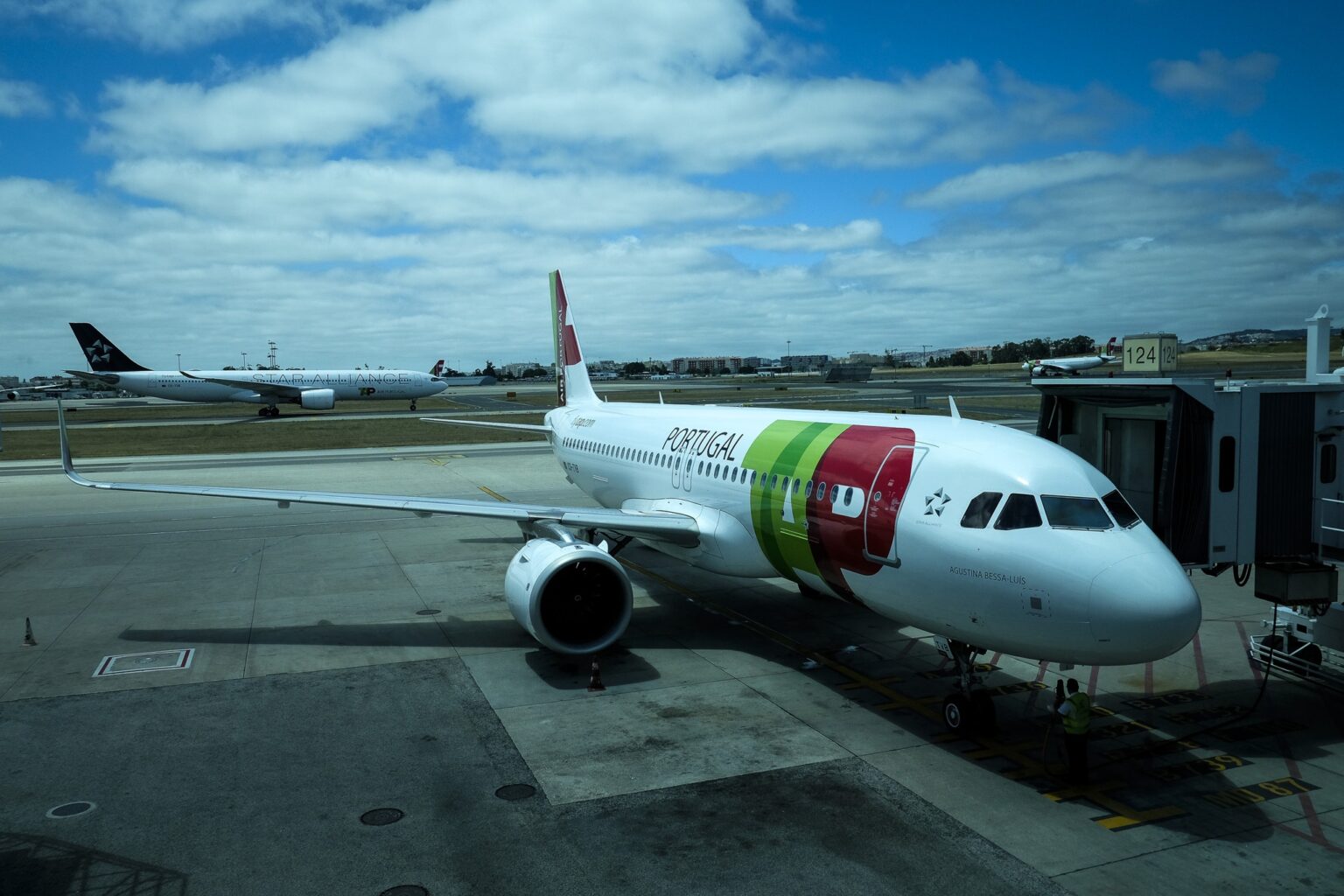 Saiba o truque para viajar na TAP nos voos que quiser e sempre ao mesmo ...