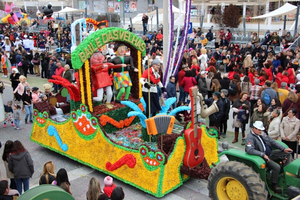 Carnaval de Altura celebra Portugal com alegria, cor e tradição - Postal
