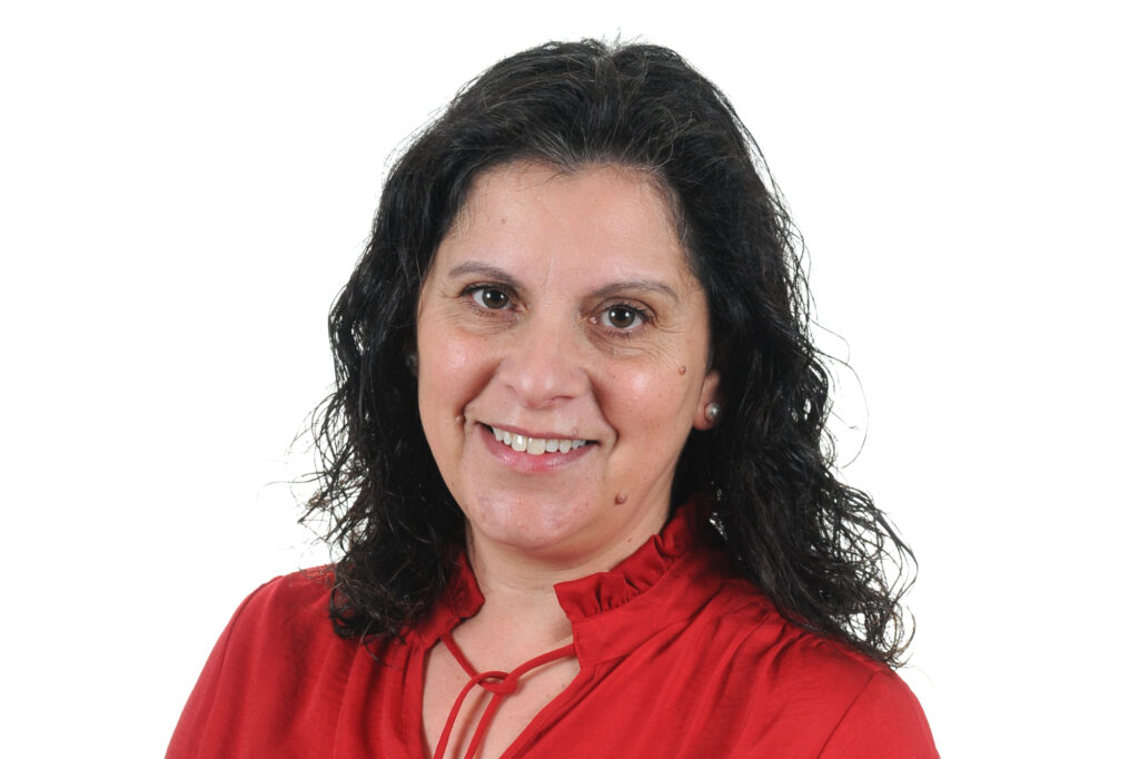 Florbela Gonçalves candidata-se à Câmara de Olhão pela CDU - Postal