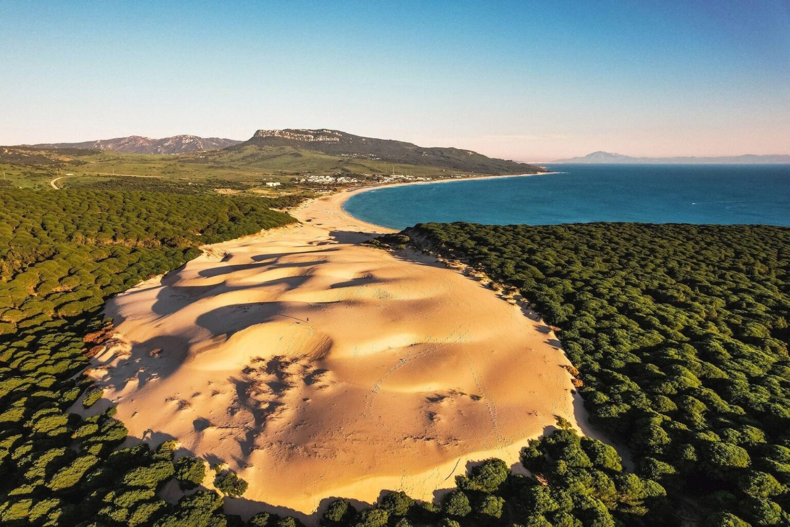 "Parece Bali da Europa": esta praia paradisíaca a 3 h do Algarve é ...