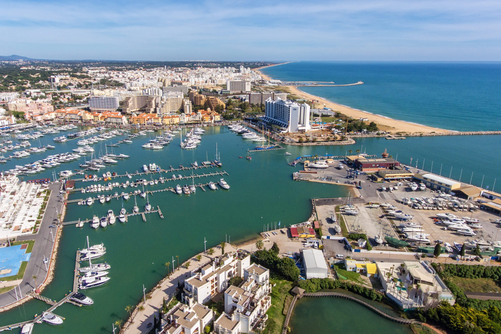 "Chegou a hora de fechar": este famoso bar no Algarve era de Luís Figo ...