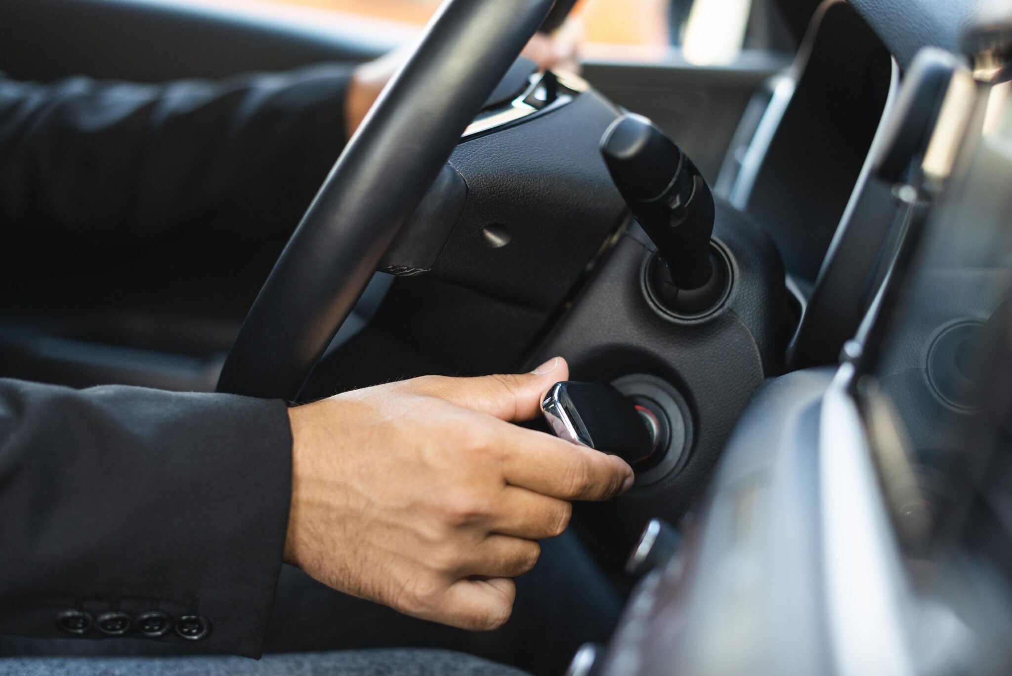 Faz isto ao ligar o carro? Conheça o gesto que diferencia o 'bom' do ...