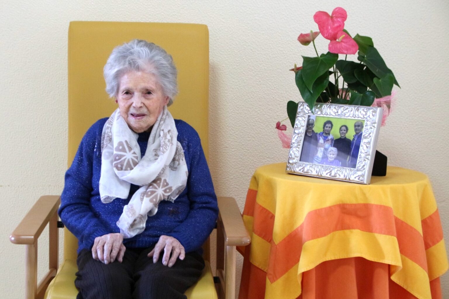 Maria da Conceição celebra 113 anos no Lar da Misericórdia de São Brás ...