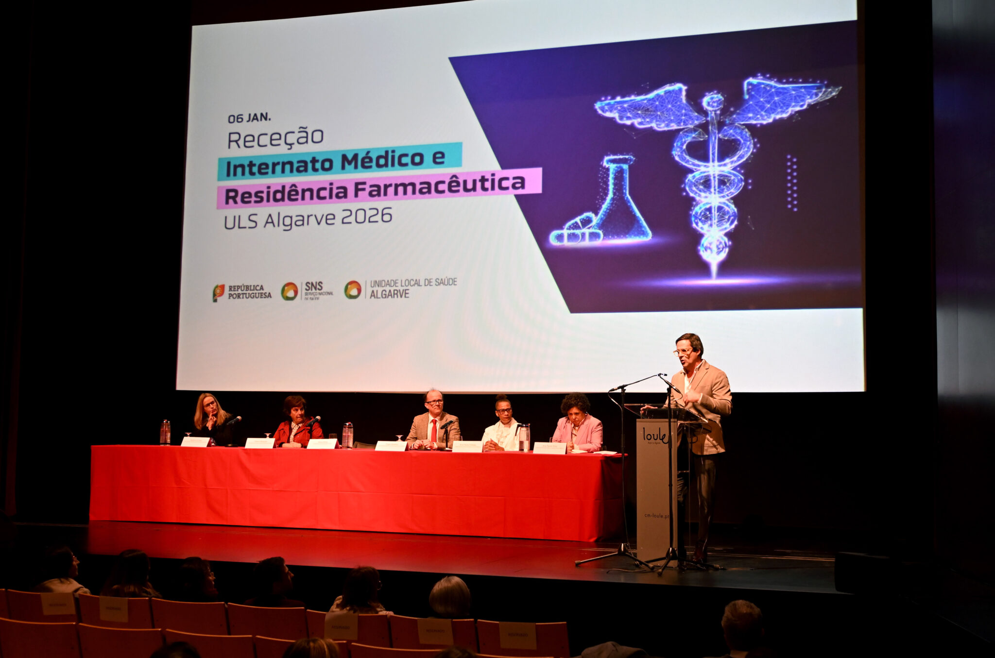 ULS Algarve reforçada com novos médicos e farmacêuticos - Postal