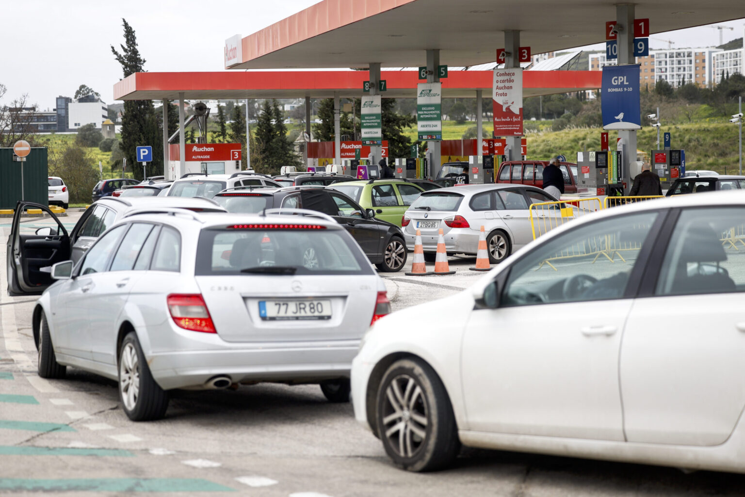 Há um novo alerta em Portugal: reservas físicas de gasóleo só chegam ...